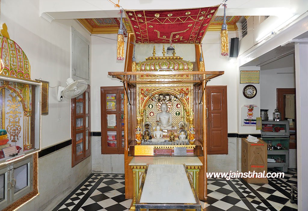 Hodal Digambar Jain Mandir