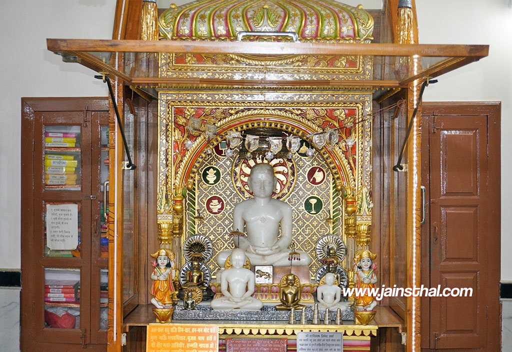 Hodal Digambar Jain Mandir